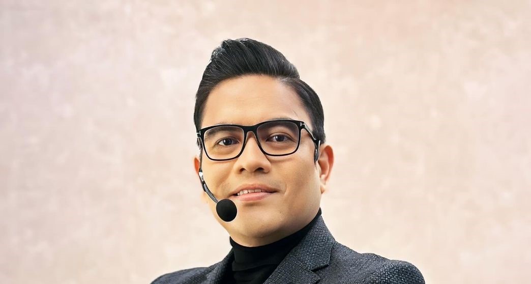 Meet Azizan AI - Your Ultimate Digital Business Mentor!